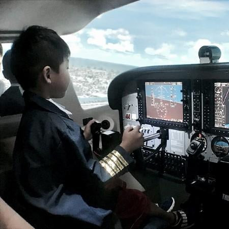 Parent & Child Flight Experience (1 Hour) @ just $140 (U.P. $158) – BYKidO